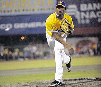 CRITICA EN LINEA: delgado designa como abridor a willie lebrón