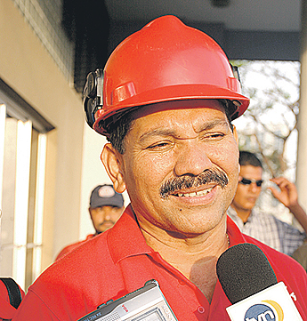 Reeligen a Genaro * Genaro López