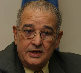 Endara rechaza invitación a CADE * Guillermo Endara.