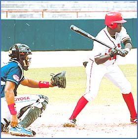 Julio Zuleta entre los mejores en triple A * Julio Zuleta (der.)