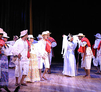 La mejorana, también se baila * En el desarrollo del baile de la ...