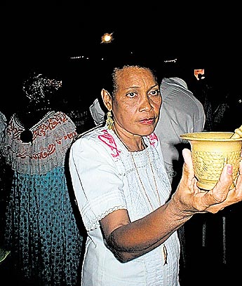 Piezas en las salas religiosas y folclóricas * El Almirez, es uno de ...