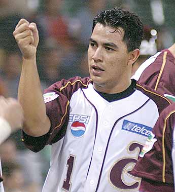 Angel Chávez disparó su 4to jonrón con los Tomateros * Angel Chávez, de ...